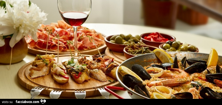 Succulento pranzo a base di pesce - Facciabuco.com